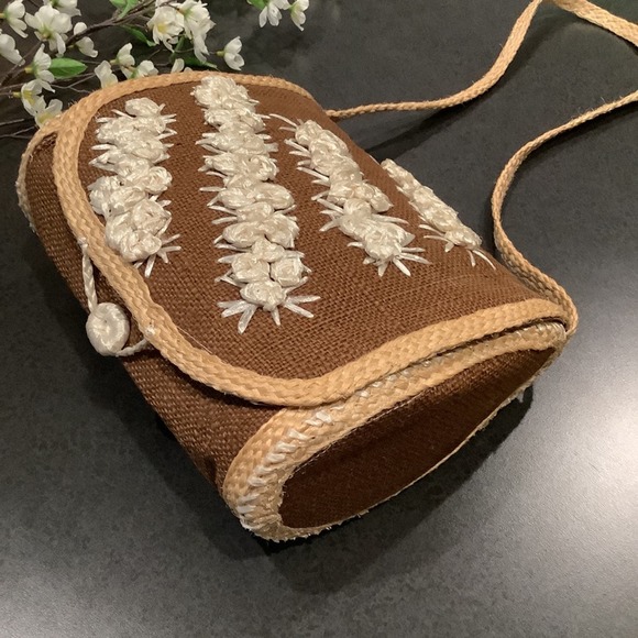 Vintage | Bags | Vintage Woven Jute Burlap Floral Raffia Teardrop Purse ...